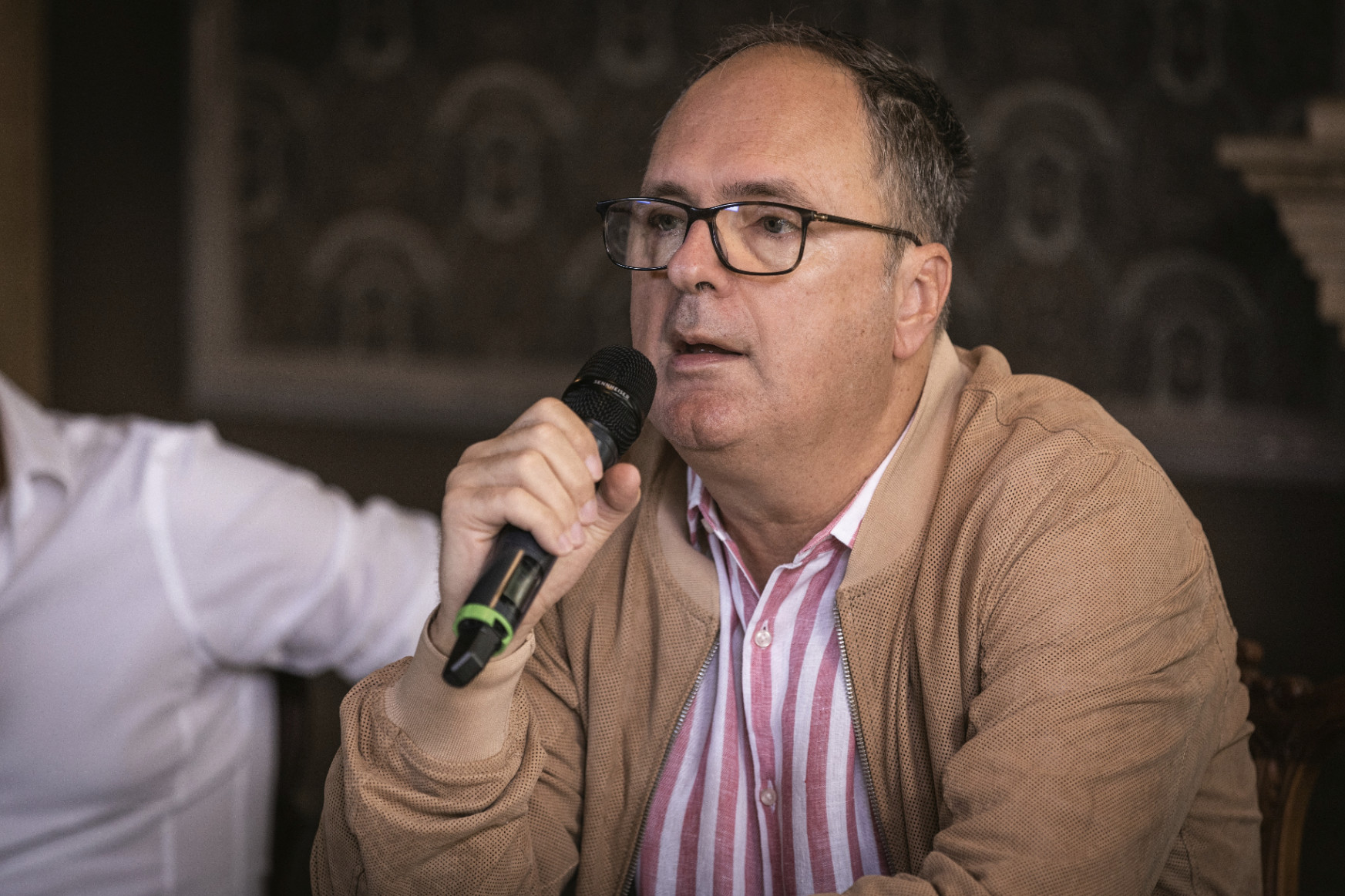 Elhűlt a közönség, amikor Káel Csaba a BBC mikrofonja előtt a ...